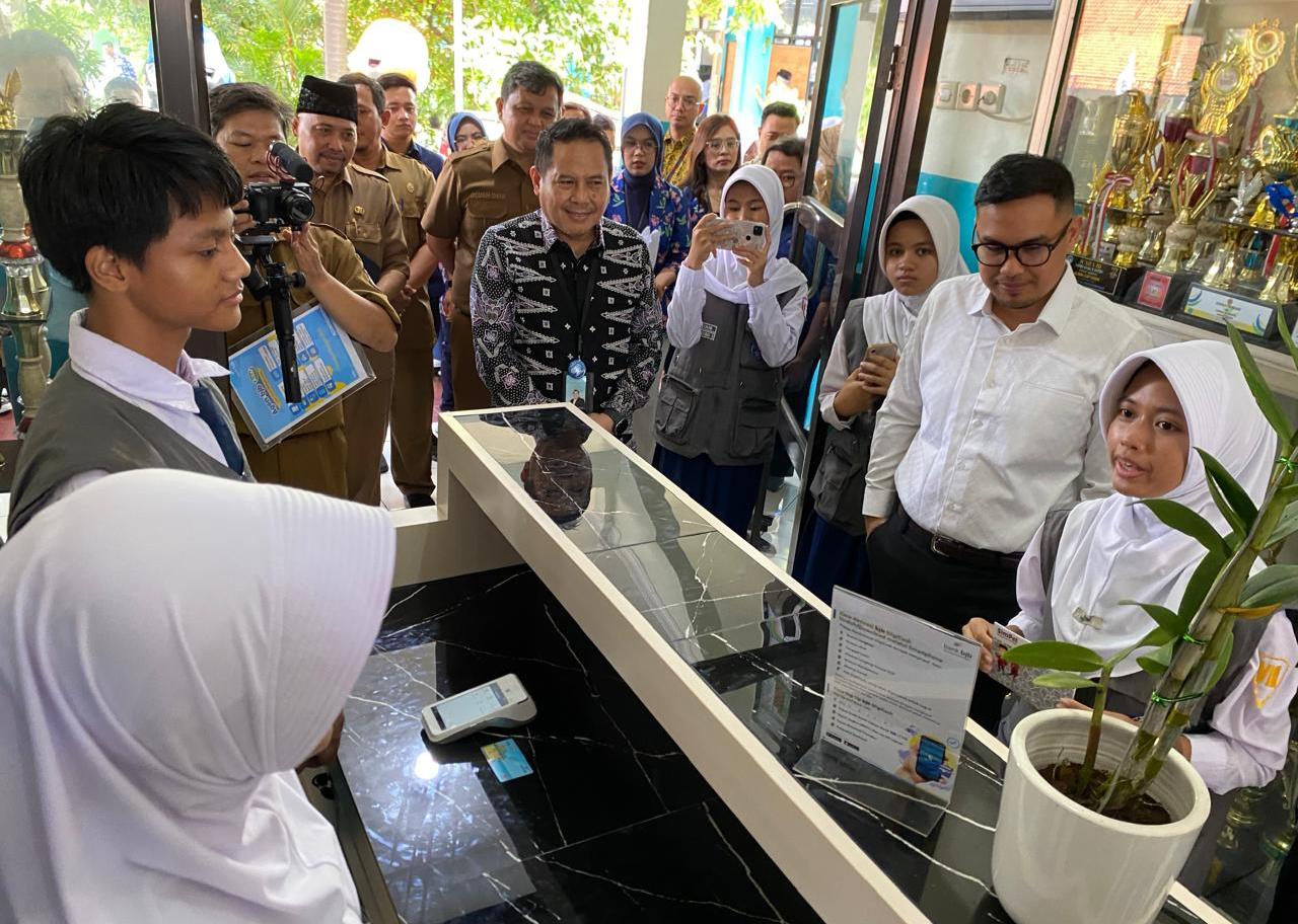 SMPN 12 Tangsel Luncurkan Mini Banking BJB untuk Pelajar Cerdas ...